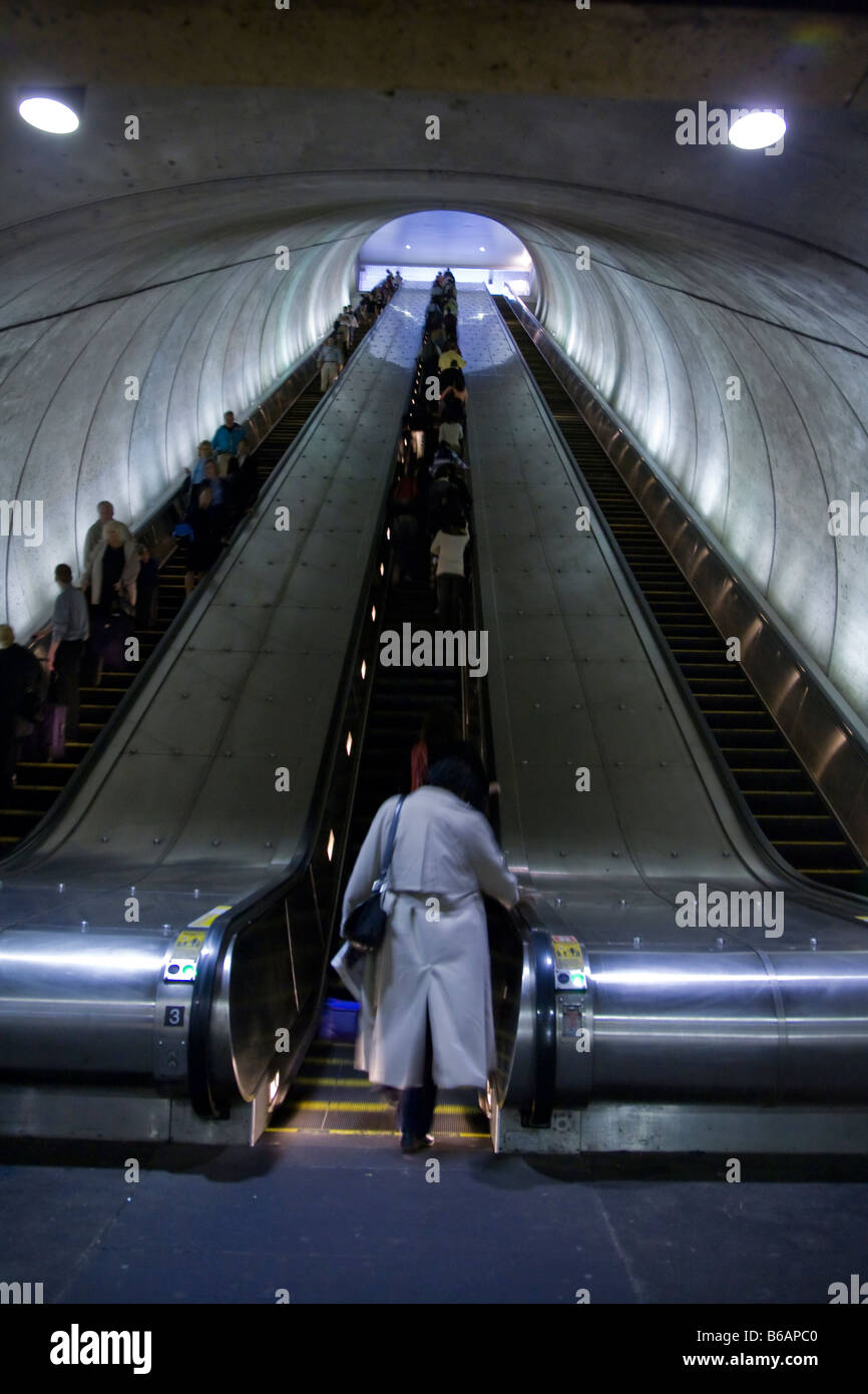 Washington DC metrorail station Stock Photo - Alamy