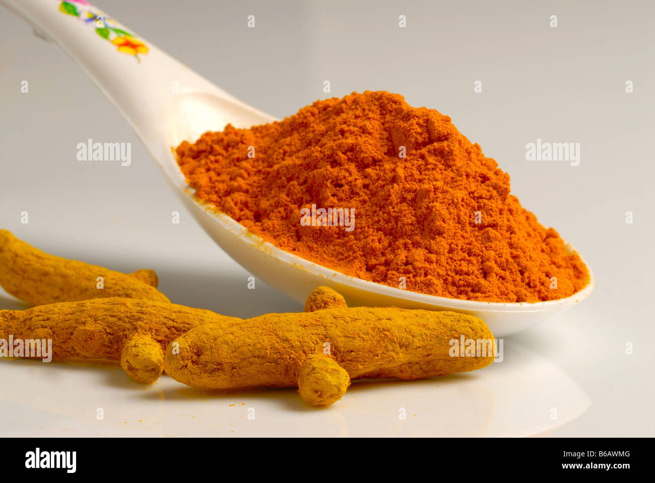TURMERIC POWDER Stock Photo - Alamy