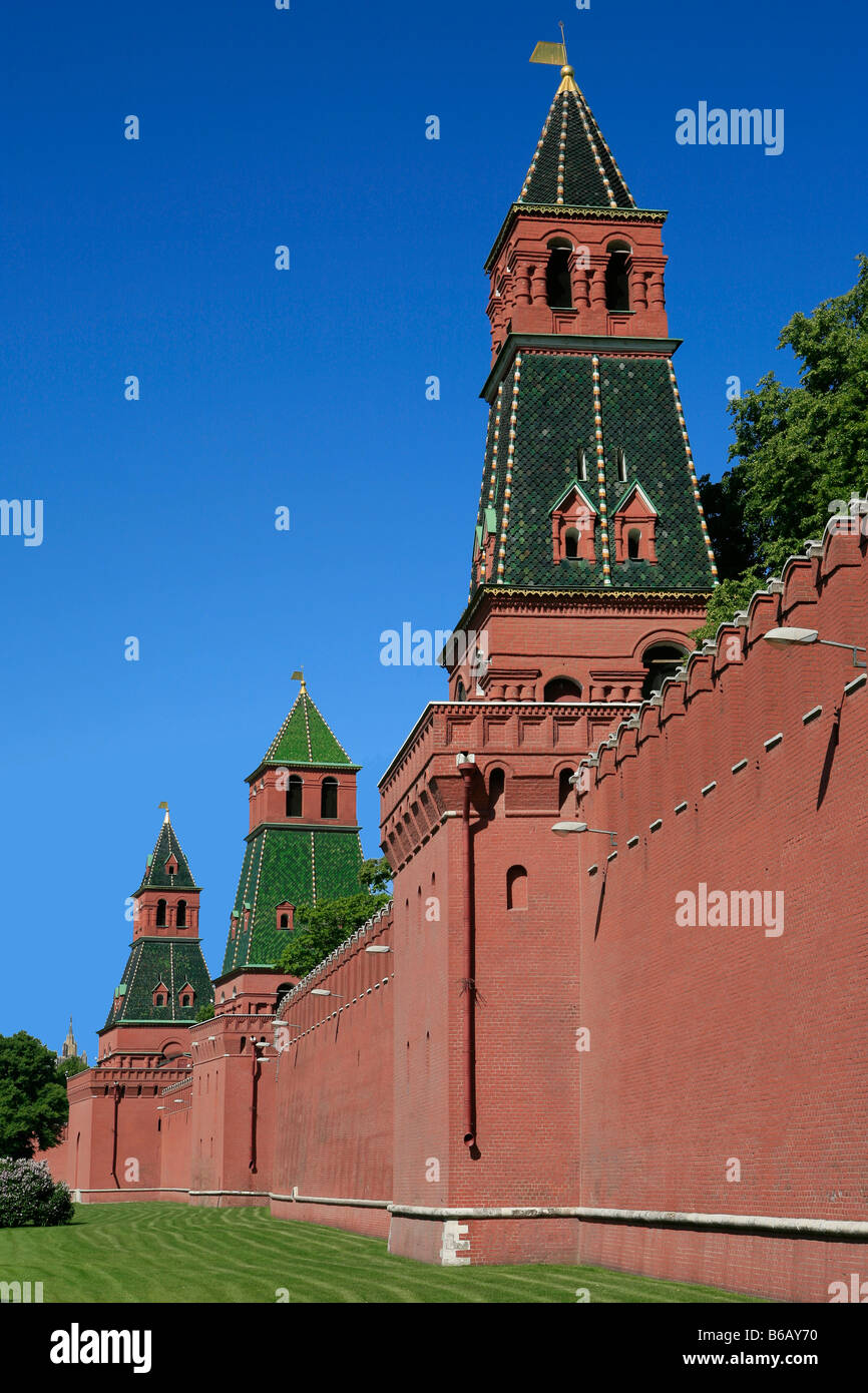 Kremlin wall towers unesco hi-res stock photography and images - Alamy