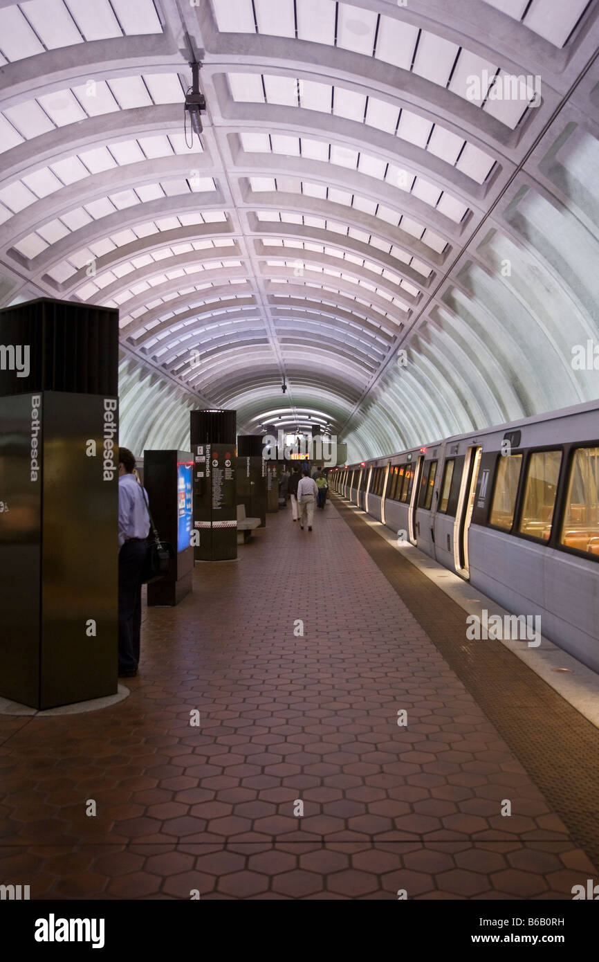 Washington DC metrorail station Stock Photo - Alamy