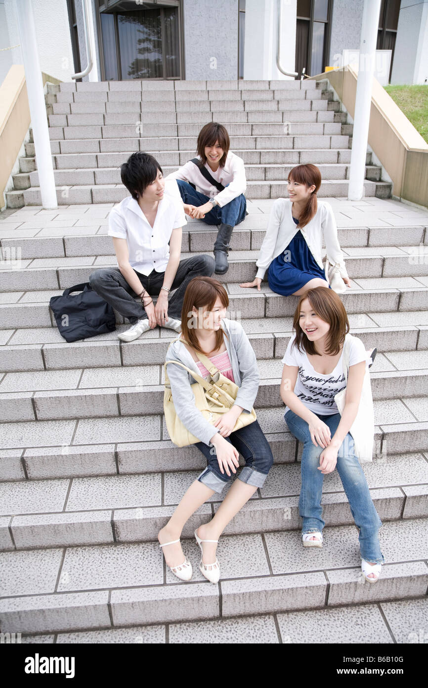 College students talking Stock Photo - Alamy