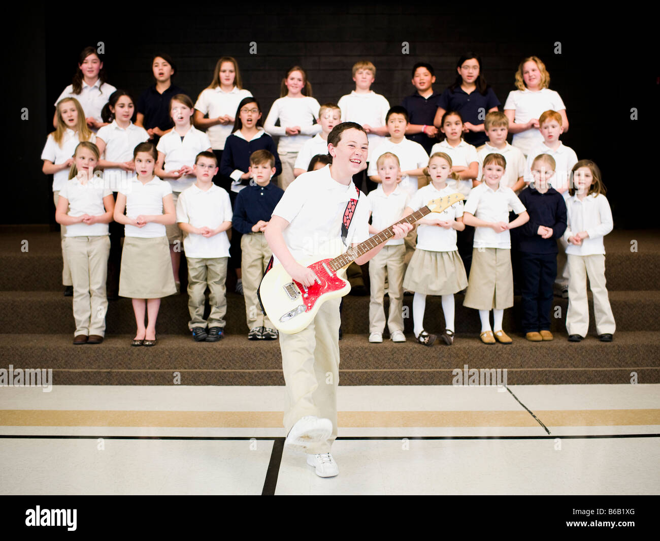 Elementary school children performing Stock Photo - Alamy