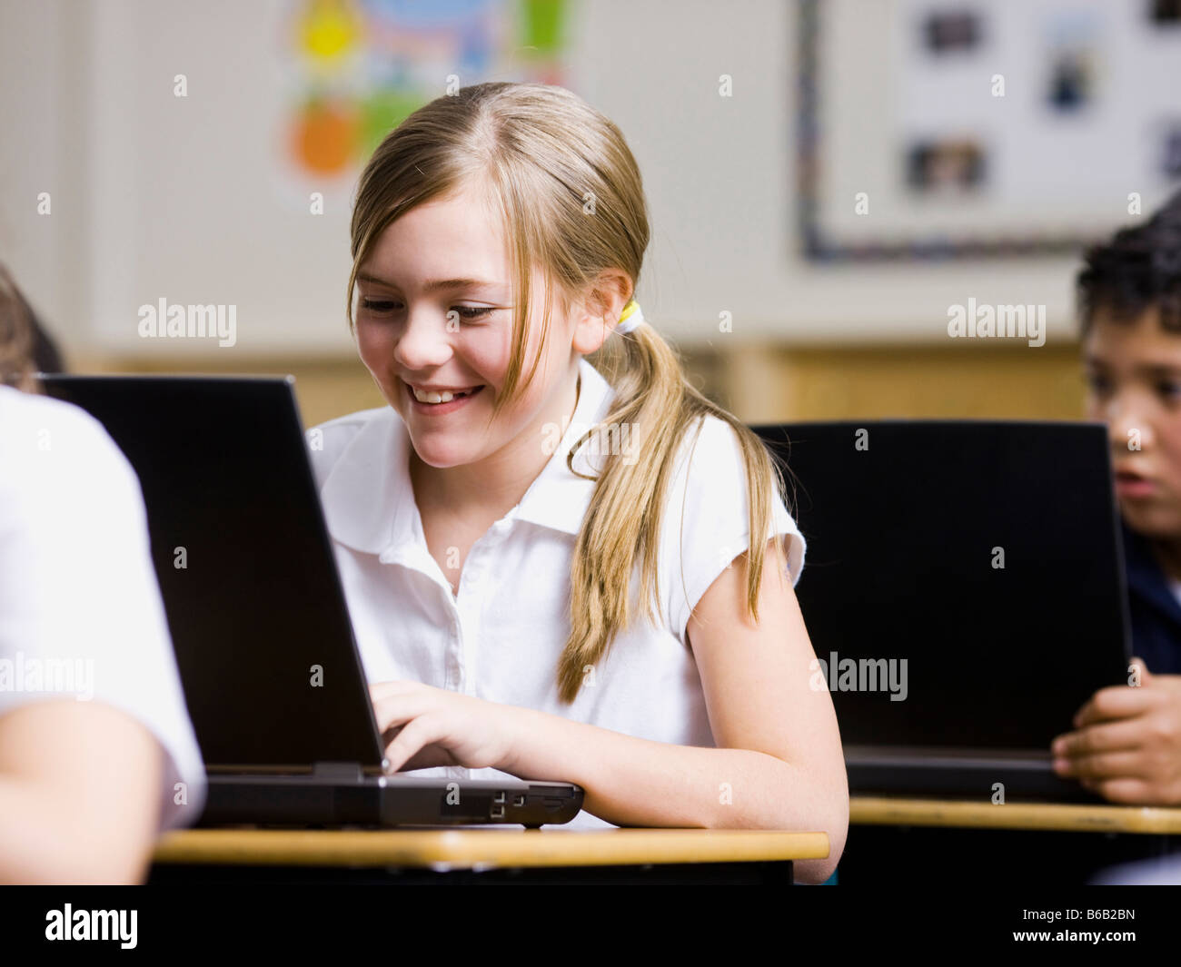 Computer classroom hi-res stock photography and images - Alamy