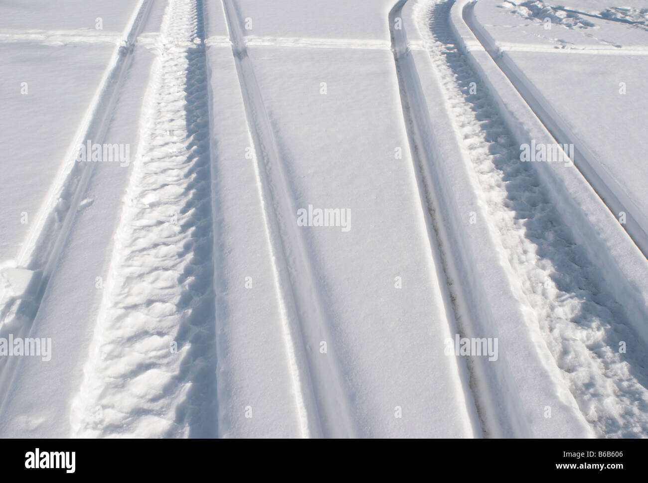 snow vehicle tracks Stock Photo - Alamy