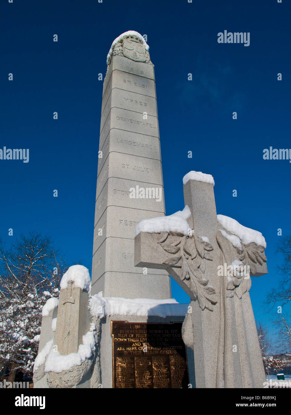 Fredericton cenotaph hi-res stock photography and images - Alamy