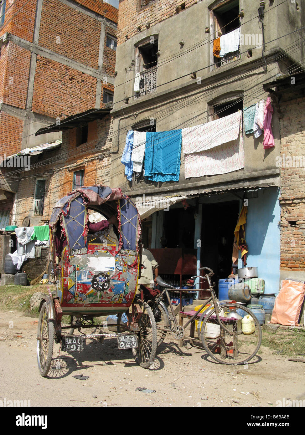 Parked rickshaws hi-res stock photography and images - Alamy