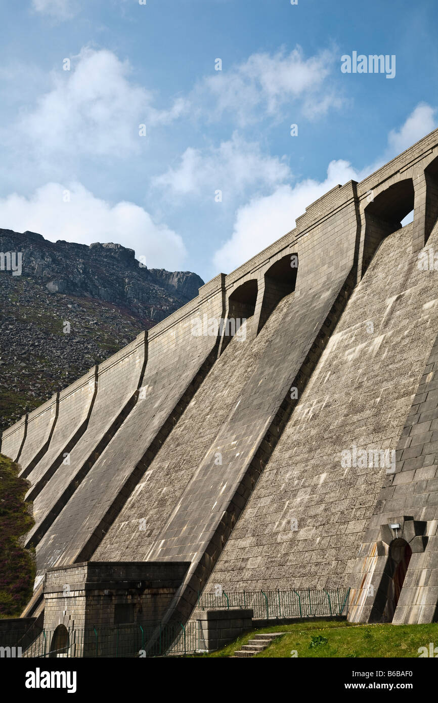 Ben Crom dam and Ben Crom Mountain, Silent Valley, Mourne Mountains ...