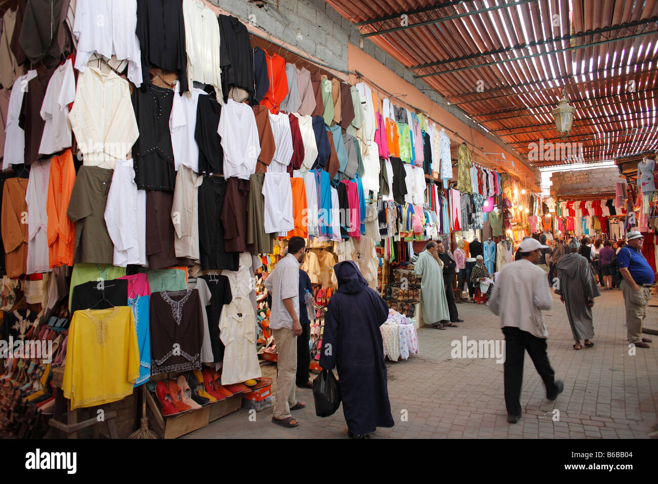Marrakesh market people hi-res stock photography and images - Alamy
