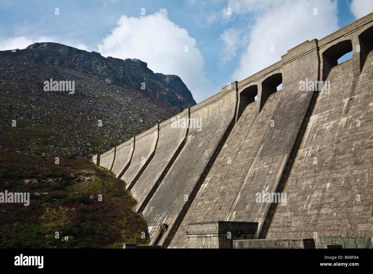 Ben Crom dam and Ben Crom Mountain, Silent Valley, Mourne Mountains ...