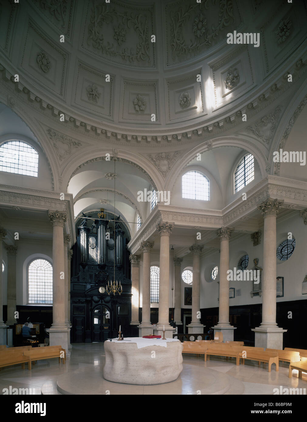 Henry moore altar st stephen walbrook church london hi-res stock ...