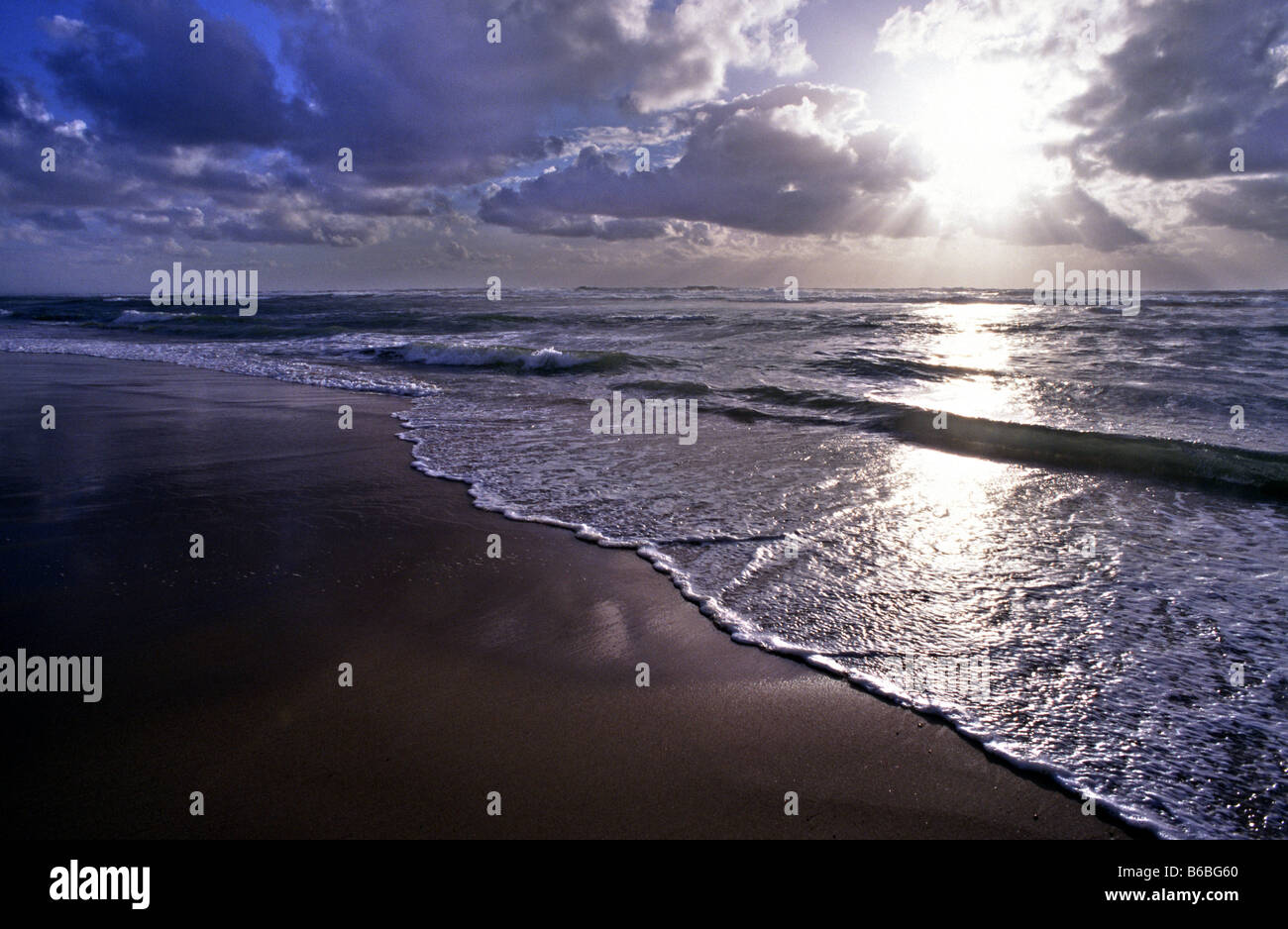 Inshore waves hi-res stock photography and images - Alamy