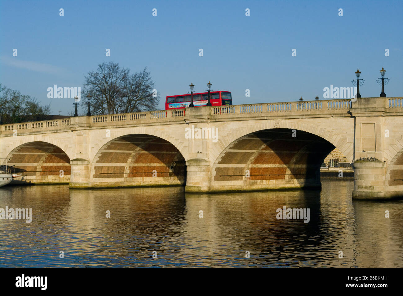 Kingston bridge surrey hi-res stock photography and images - Alamy