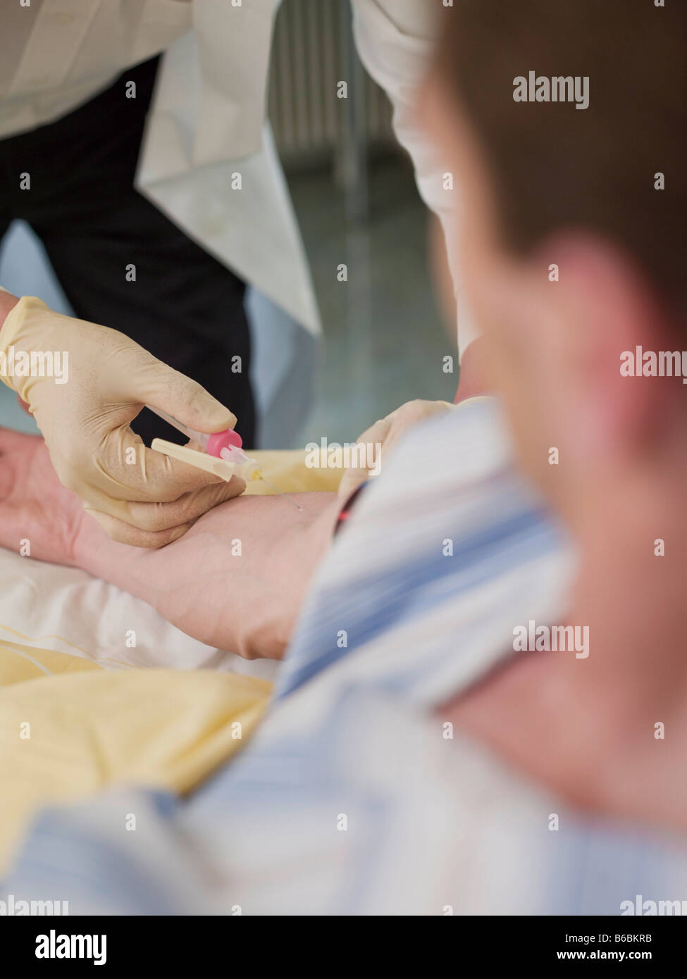 Injecting photos hi-res stock photography and images - Alamy