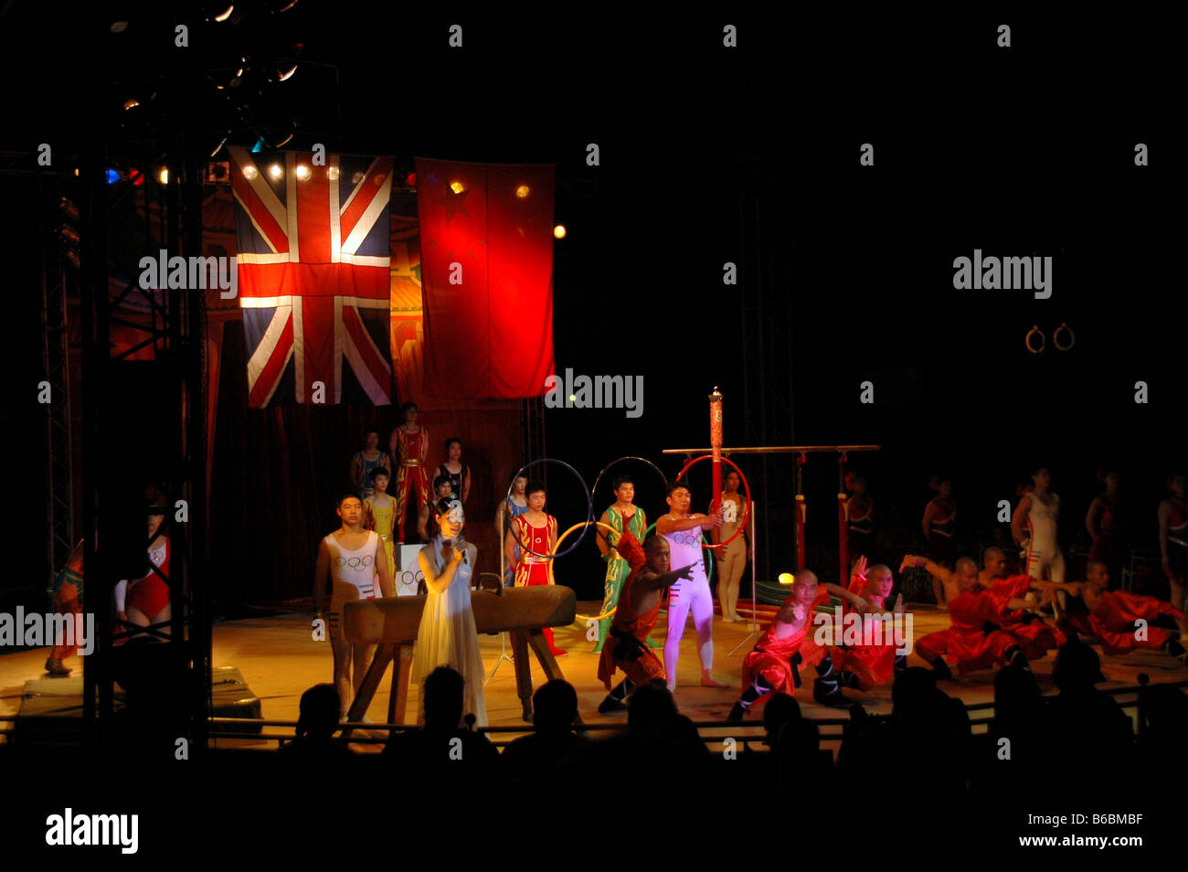 Chinese state circus acrobats hi-res stock photography and images - Alamy