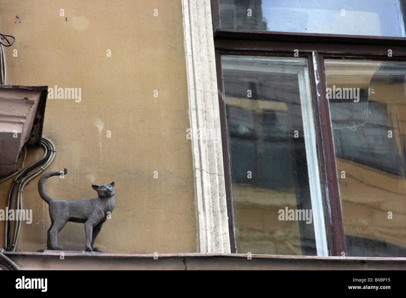 Vasilisa cat sculpture, St. Petersburg, Russia Stock Photo - Alamy