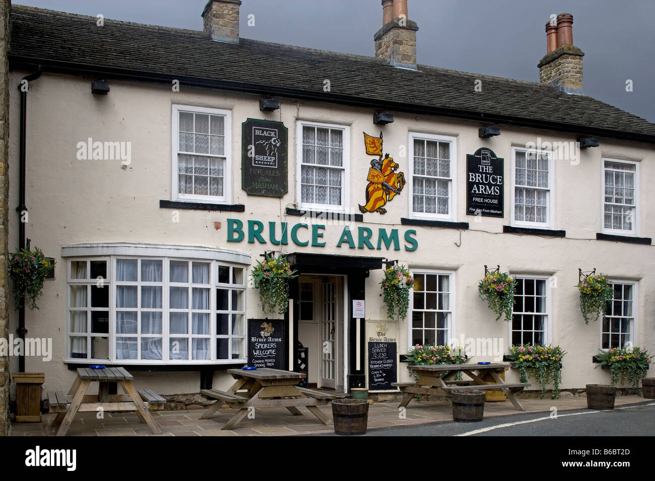Bruce arms hi-res stock photography and images - Alamy