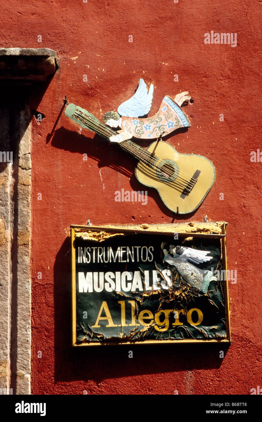 Shop san miguel allende guanajuato hi-res stock photography and images ...