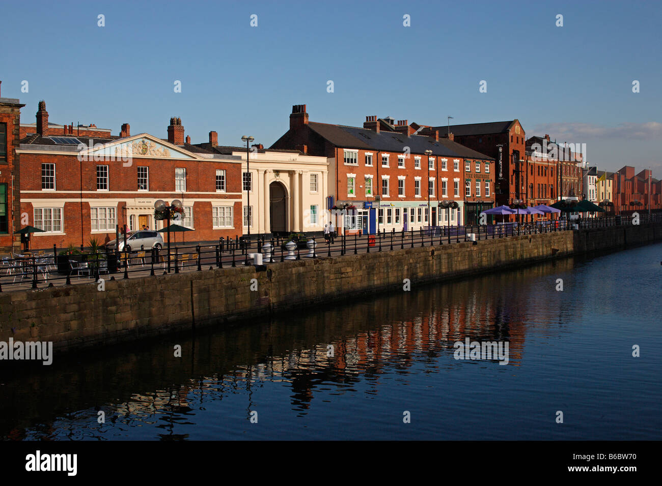 Kingston upon hull humber dock hi-res stock photography and images - Alamy