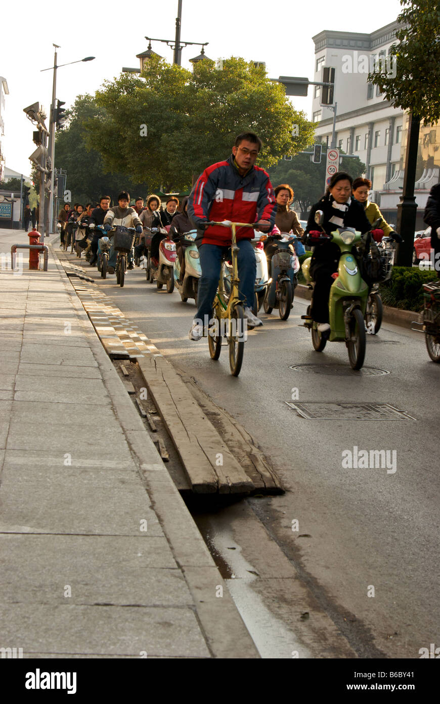 Regular commuters hi-res stock photography and images - Alamy