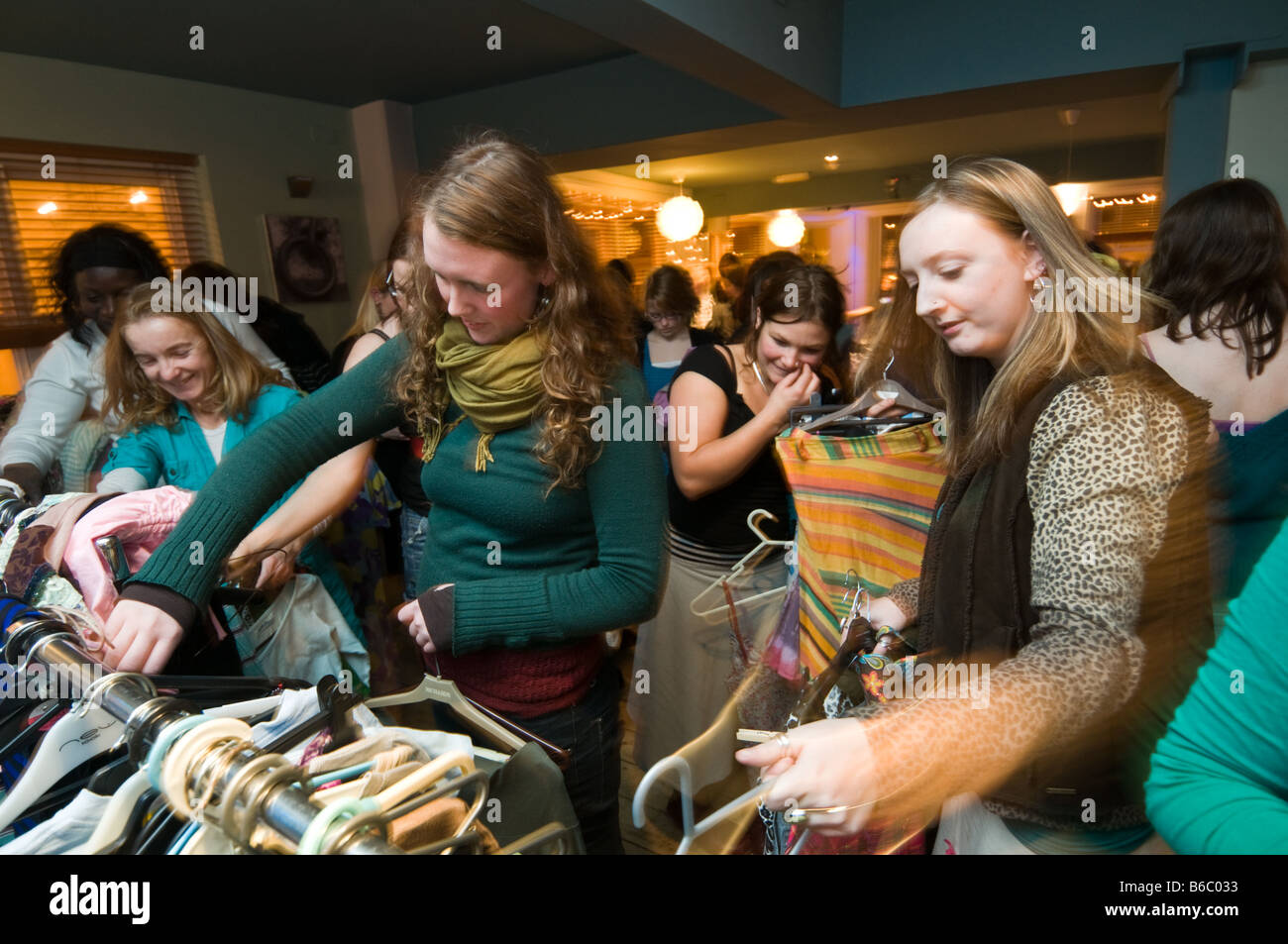 Women swapping clothes hi-res stock photography and images - Alamy