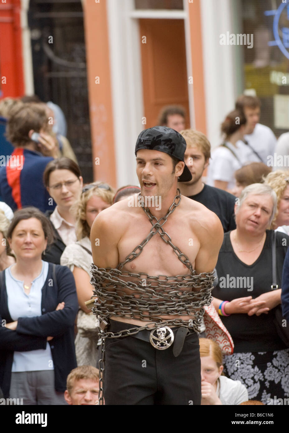 Escape artist hi-res stock photography and images - Alamy