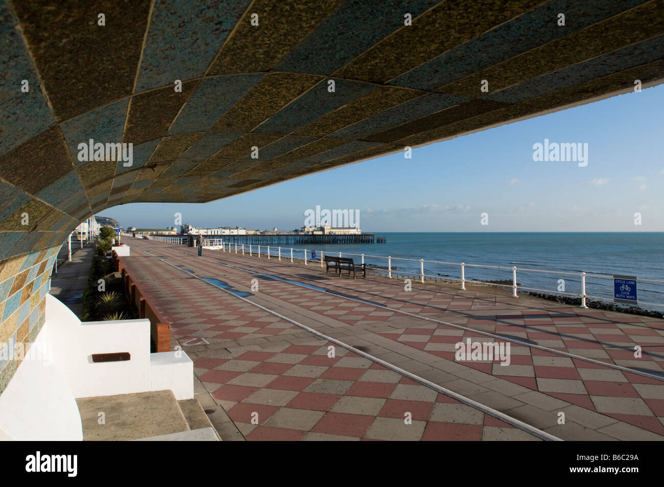 Seating on the promenade hi-res stock photography and images - Alamy