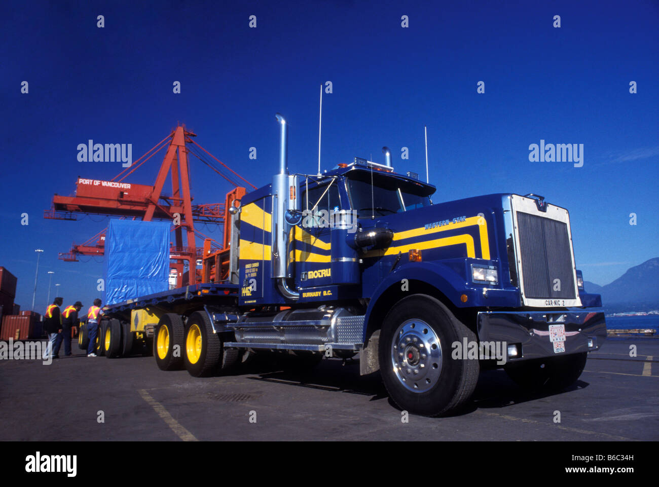 Onto of trailer hi-res stock photography and images - Alamy