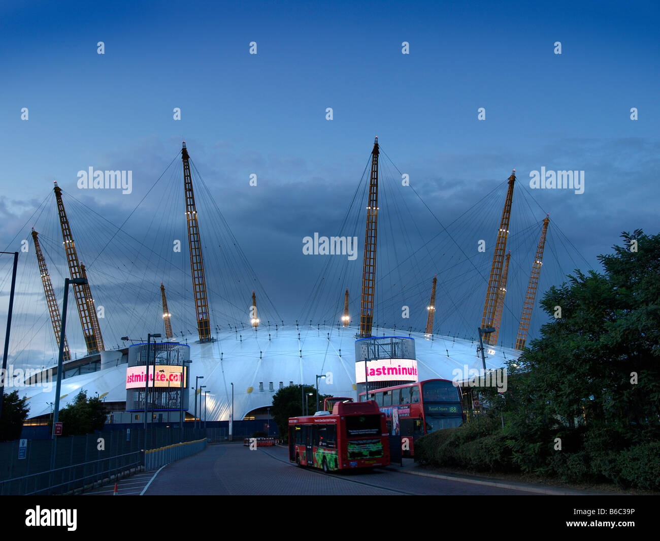 O2 Arena High Resolution Stock Photography and Images - Alamy