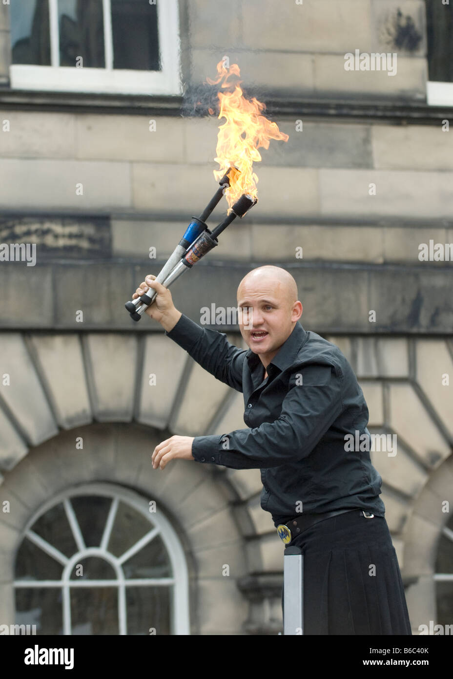 Edinburgh fringe festival and juggling hi-res stock photography and ...