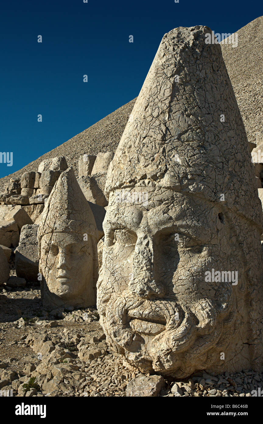 Colossal heads hi-res stock photography and images - Alamy