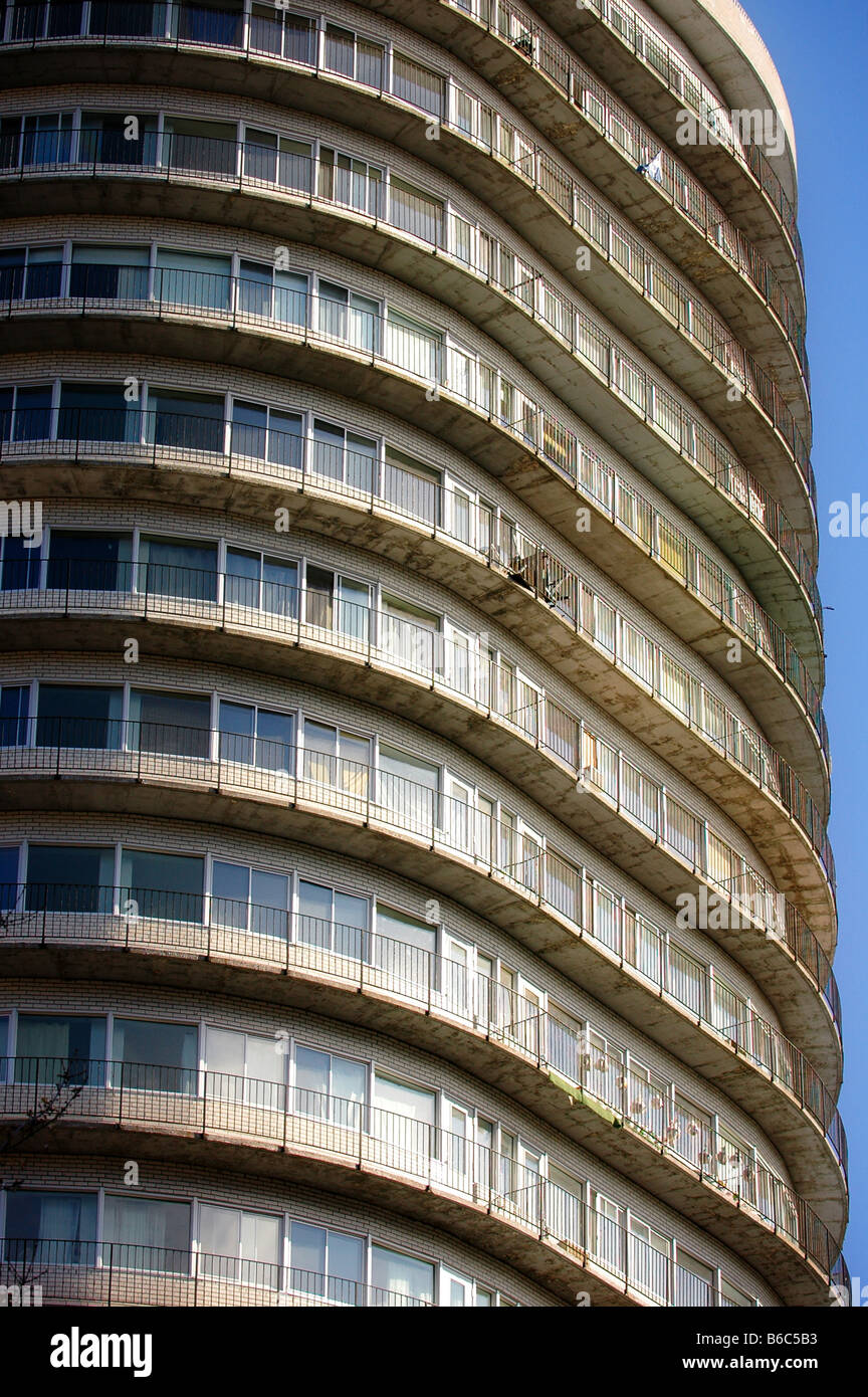 Exterior surface of a large high rise Stock Photo - Alamy