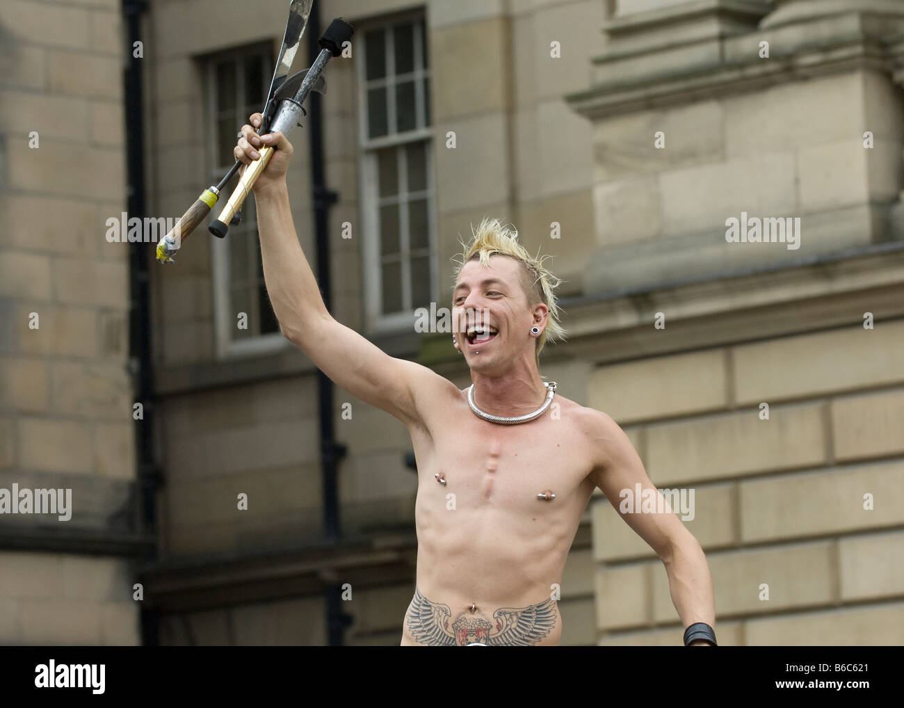 Juggling knives hi-res stock photography and images - Alamy