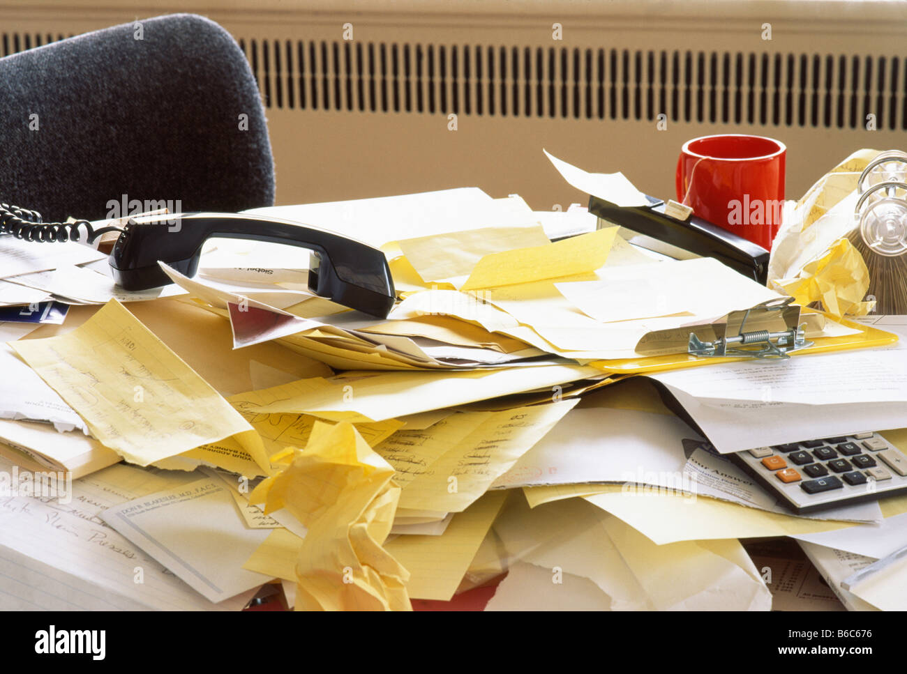 Messy desk hi-res stock photography and images - Alamy