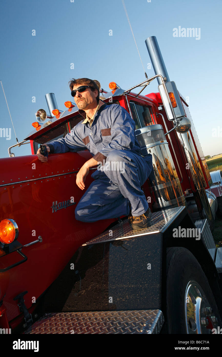 Long haul truck hi-res stock photography and images - Alamy