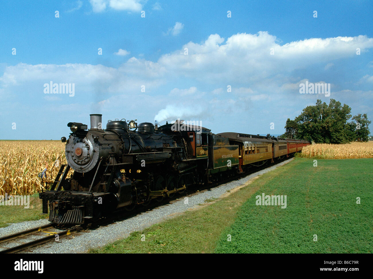 Locomotive engine pulling the Strasburg Railroad, the oldest short-line ...