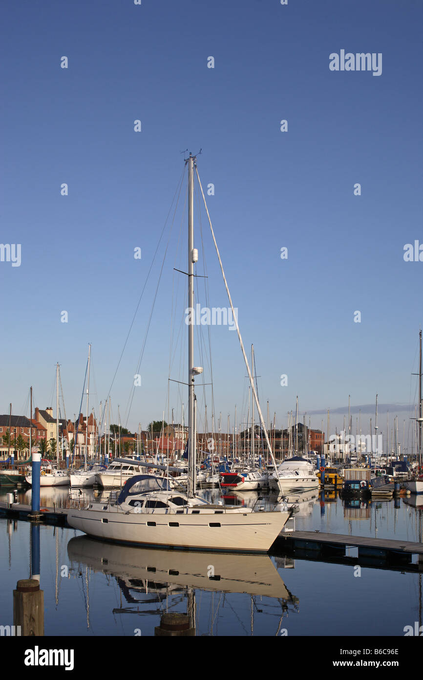 Kingston upon hull humber dock hi-res stock photography and images - Alamy