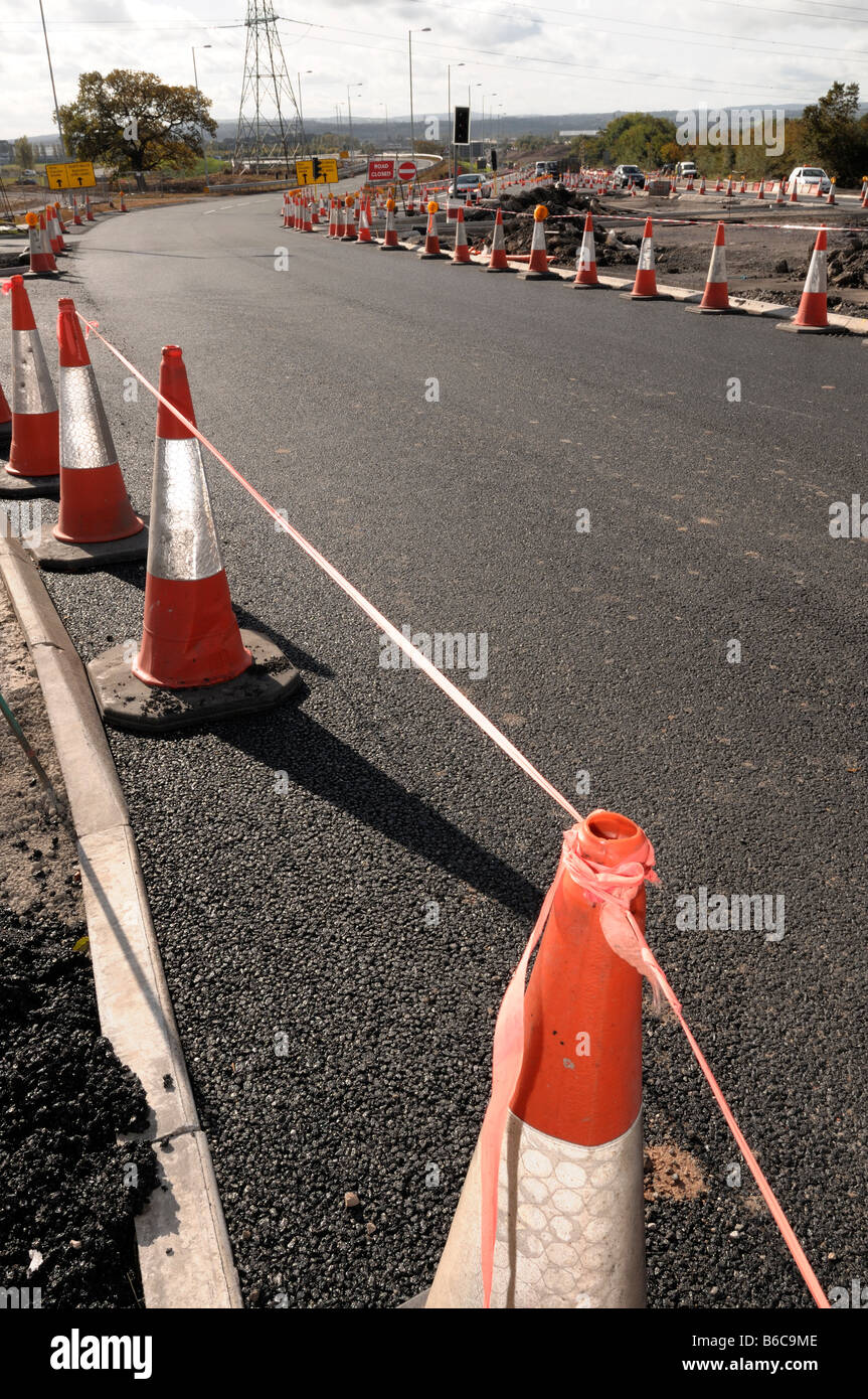 Roadworks arrow hi-res stock photography and images - Alamy