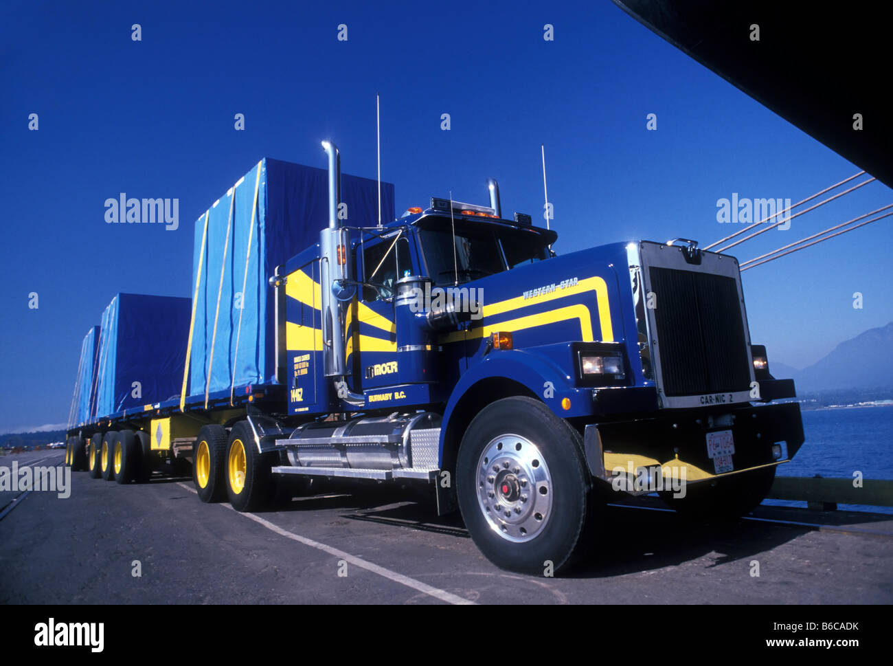 Onto of trailer hi-res stock photography and images - Alamy