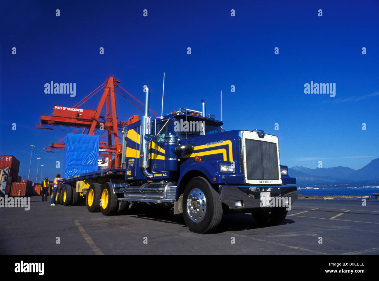 Onto of trailer hi-res stock photography and images - Alamy