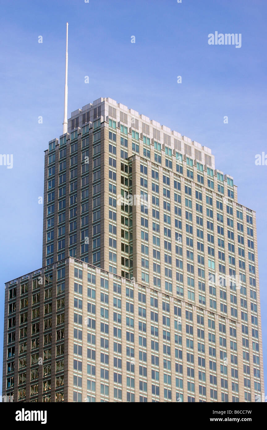 Exterior surface of a large high rise Stock Photo - Alamy