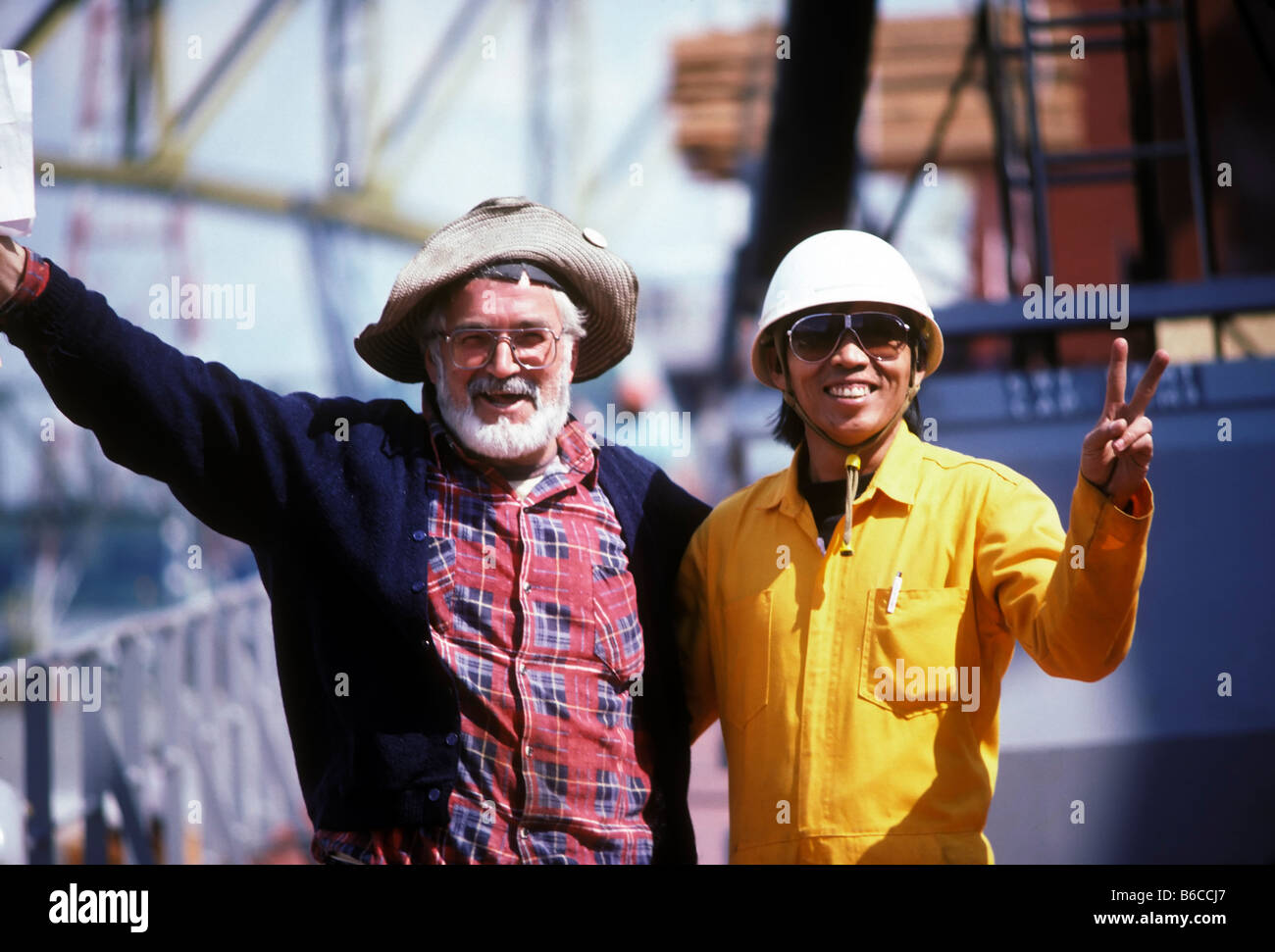 Shipping crew hi-res stock photography and images - Alamy