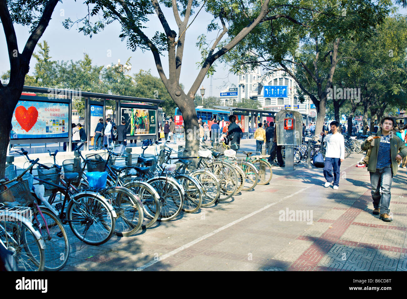 China air pollution bicycle hi-res stock photography and images - Alamy