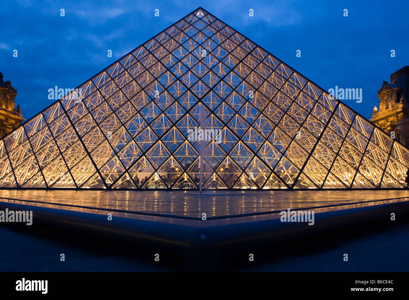 Louvre reflection pyramid hi-res stock photography and images - Alamy