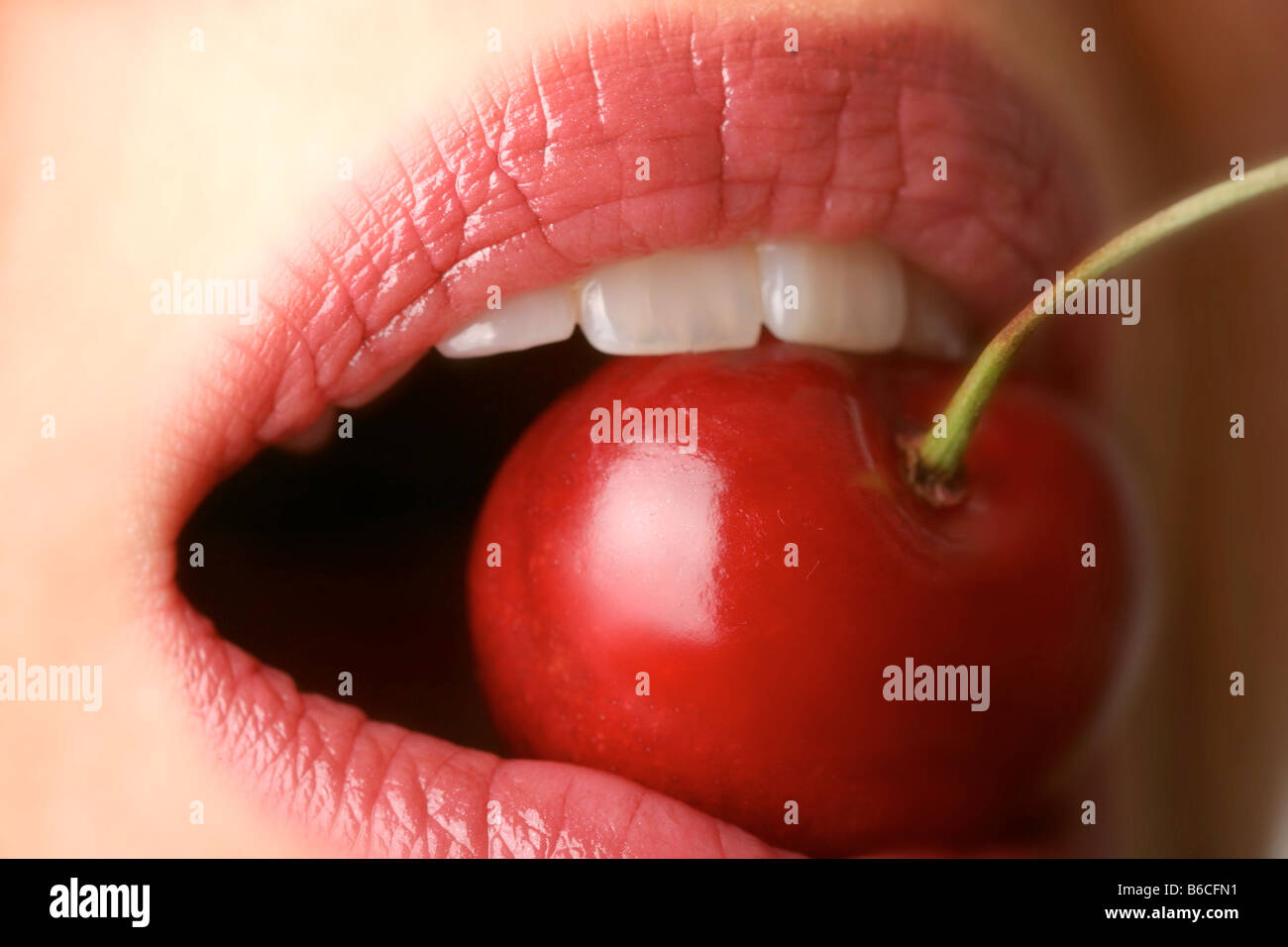 Lips eating close up only hi-res stock photography and images - Alamy