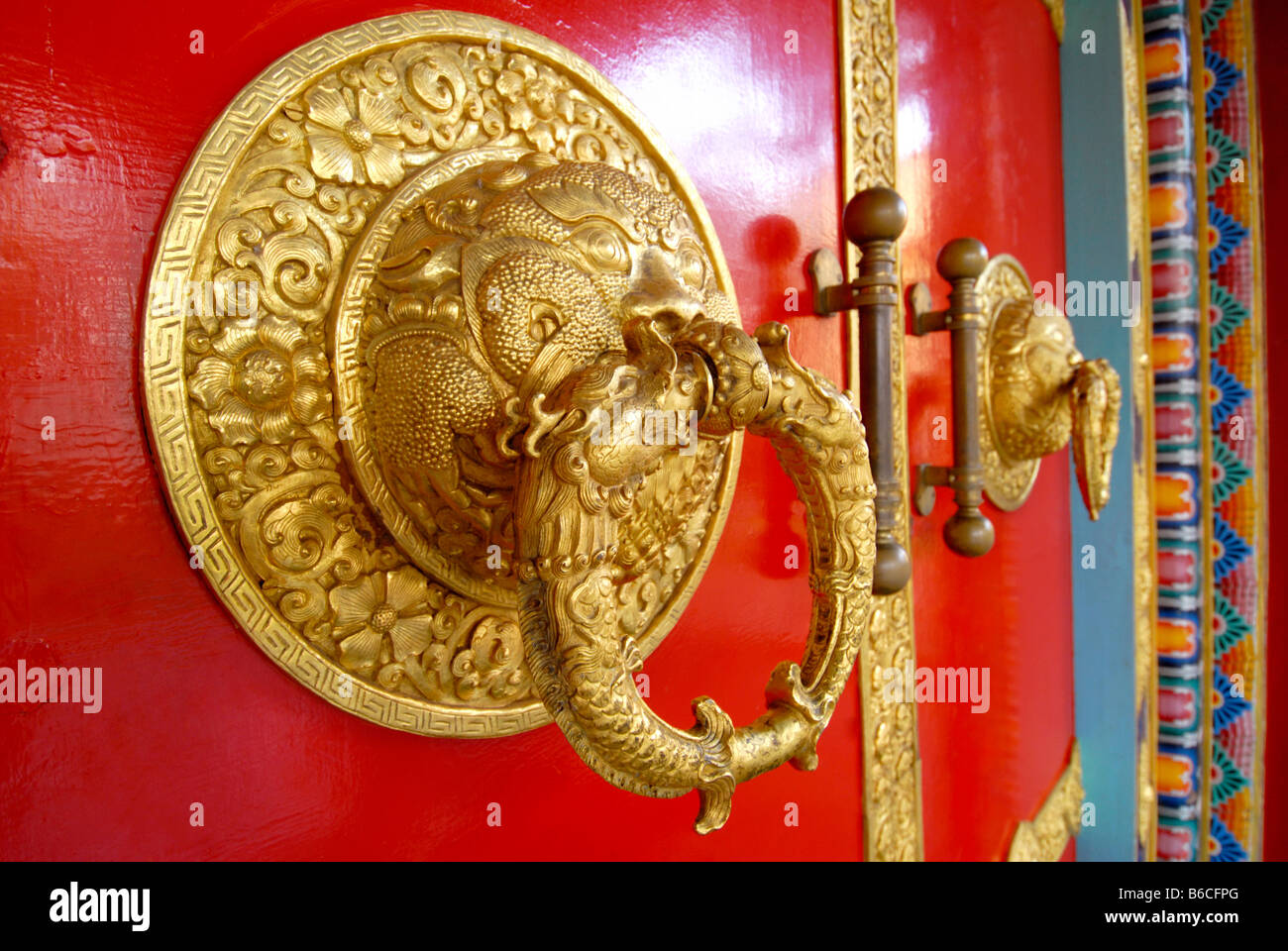 BBUDDHIST GOLDEN TEMPLE IN BYLAKUPPE COORG KARNATAKA Stock Photo - Alamy
