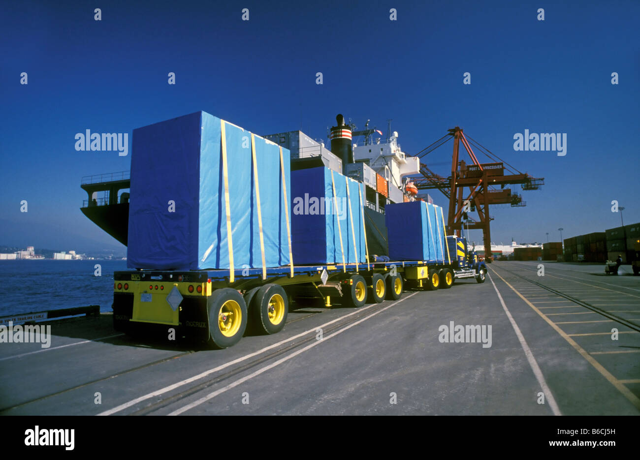 Onto of trailer hi-res stock photography and images - Alamy