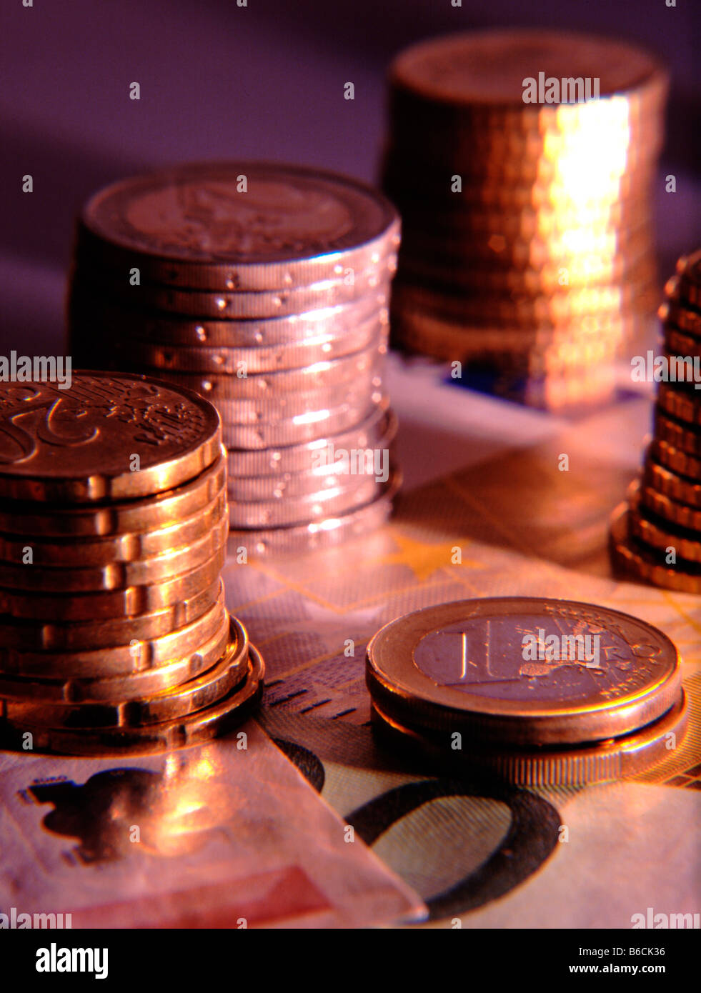 Euro coins and bank notes Stock Photo - Alamy