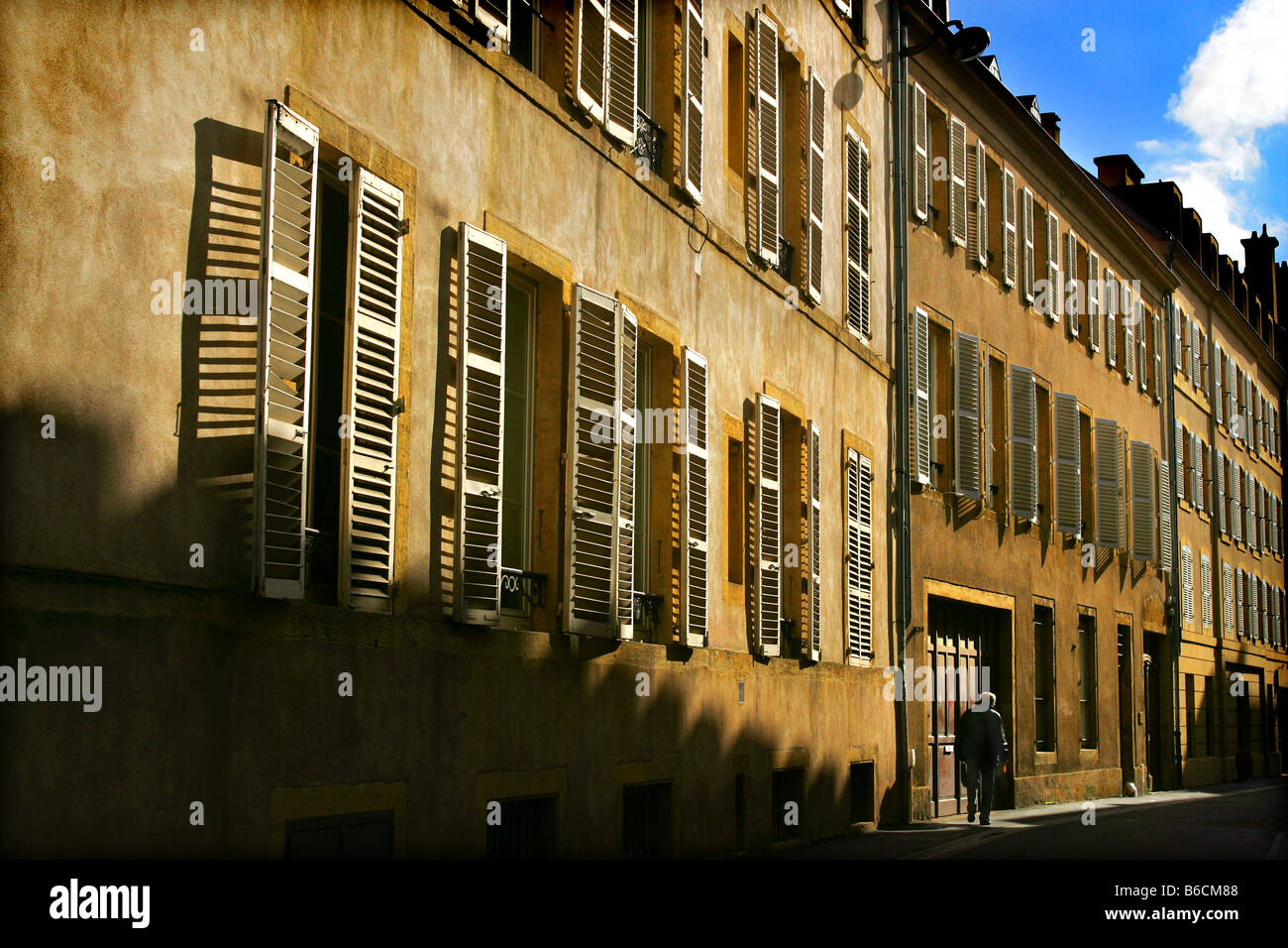 Open shutters hi-res stock photography and images - Alamy