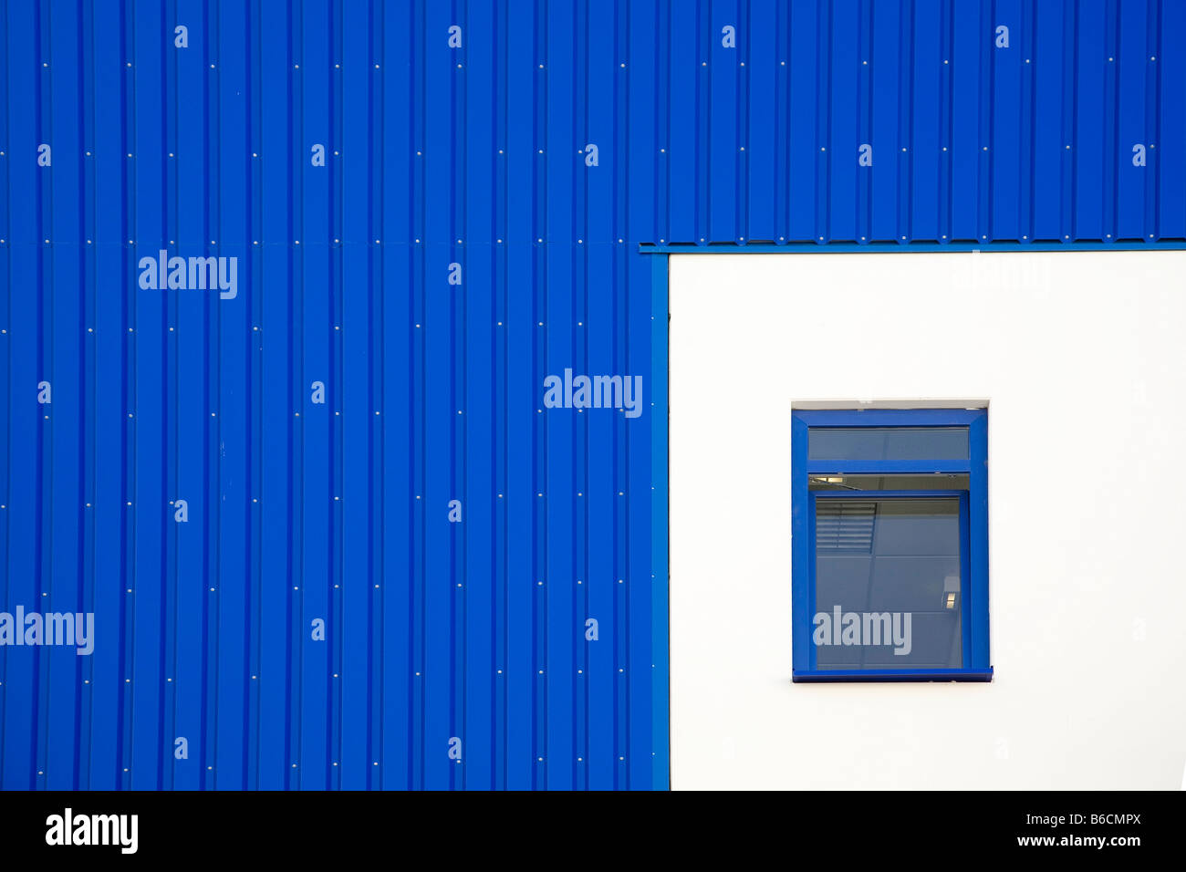 Storehouse with white wall hi-res stock photography and images - Alamy