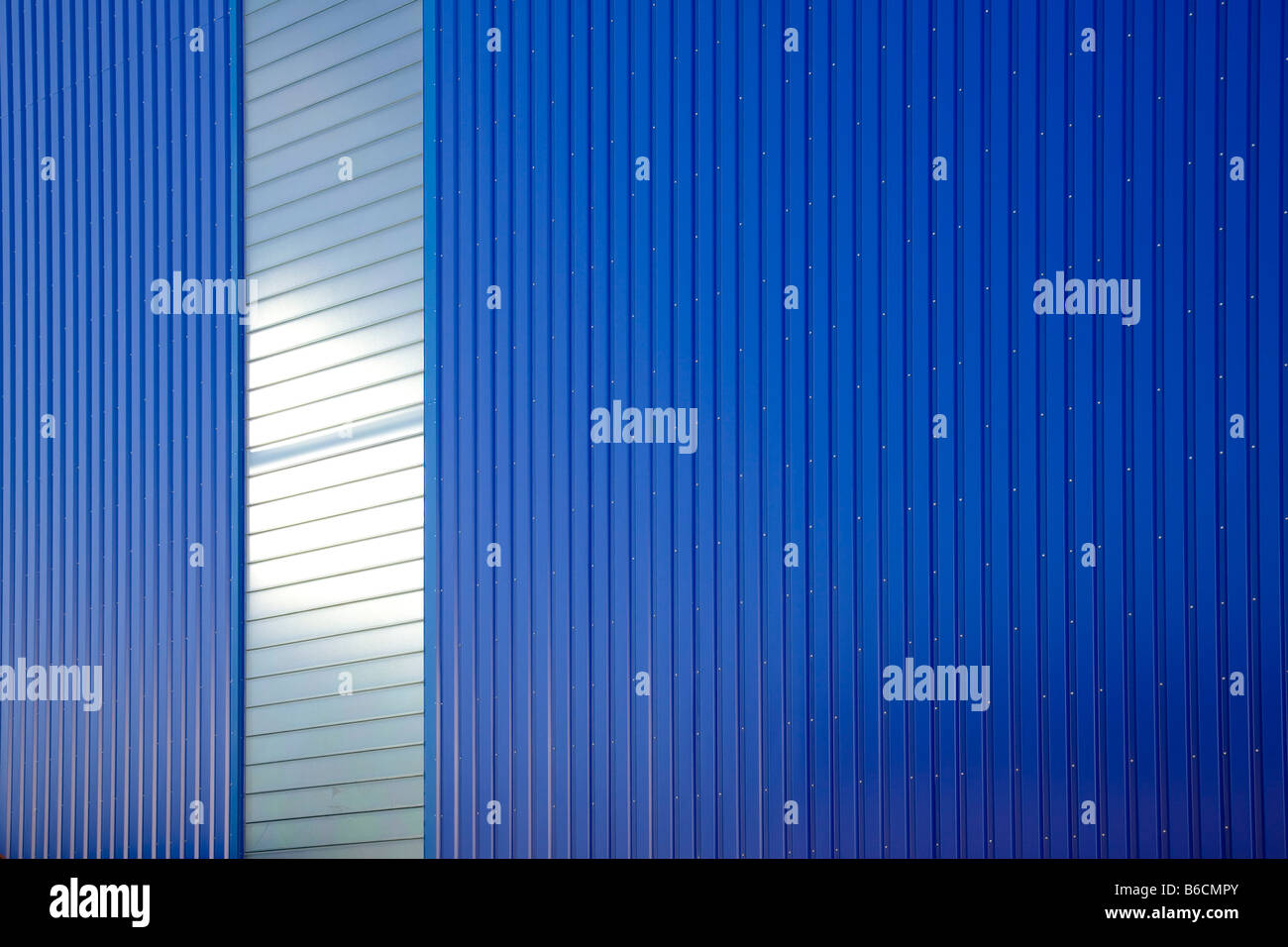 Storehouse with white wall hi-res stock photography and images - Alamy